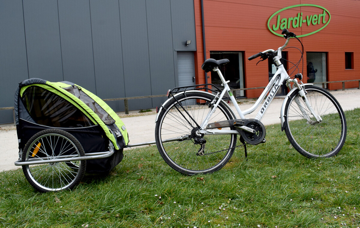 Vélo traditionnel adulte avec remorque pour enfants - Vélos des Chateaux